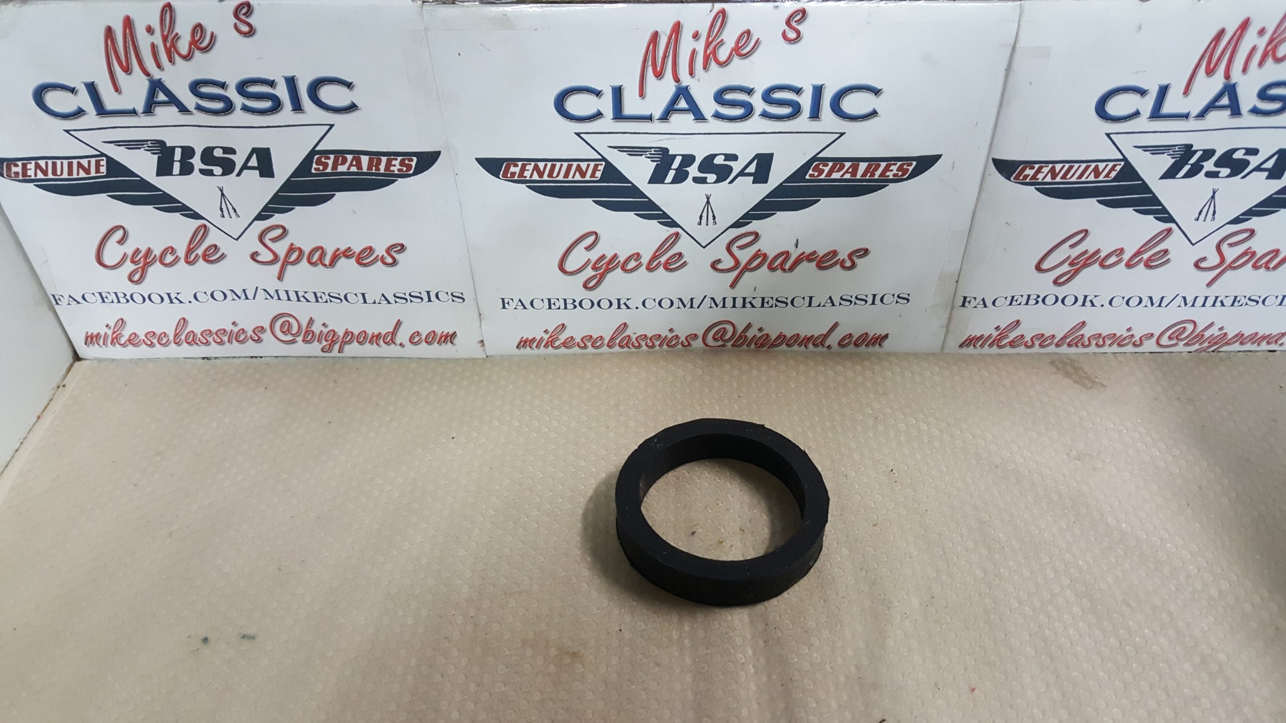 NEW BSA REAR HUB RUBBER SPACER 67-6051 | Mikes Classic Cycle Spares